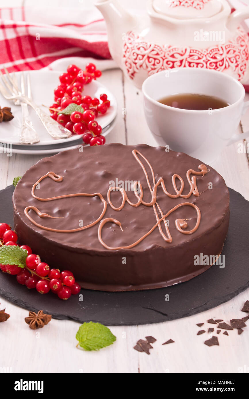 Sacher torte sponge hi-res stock photography and images - Alamy