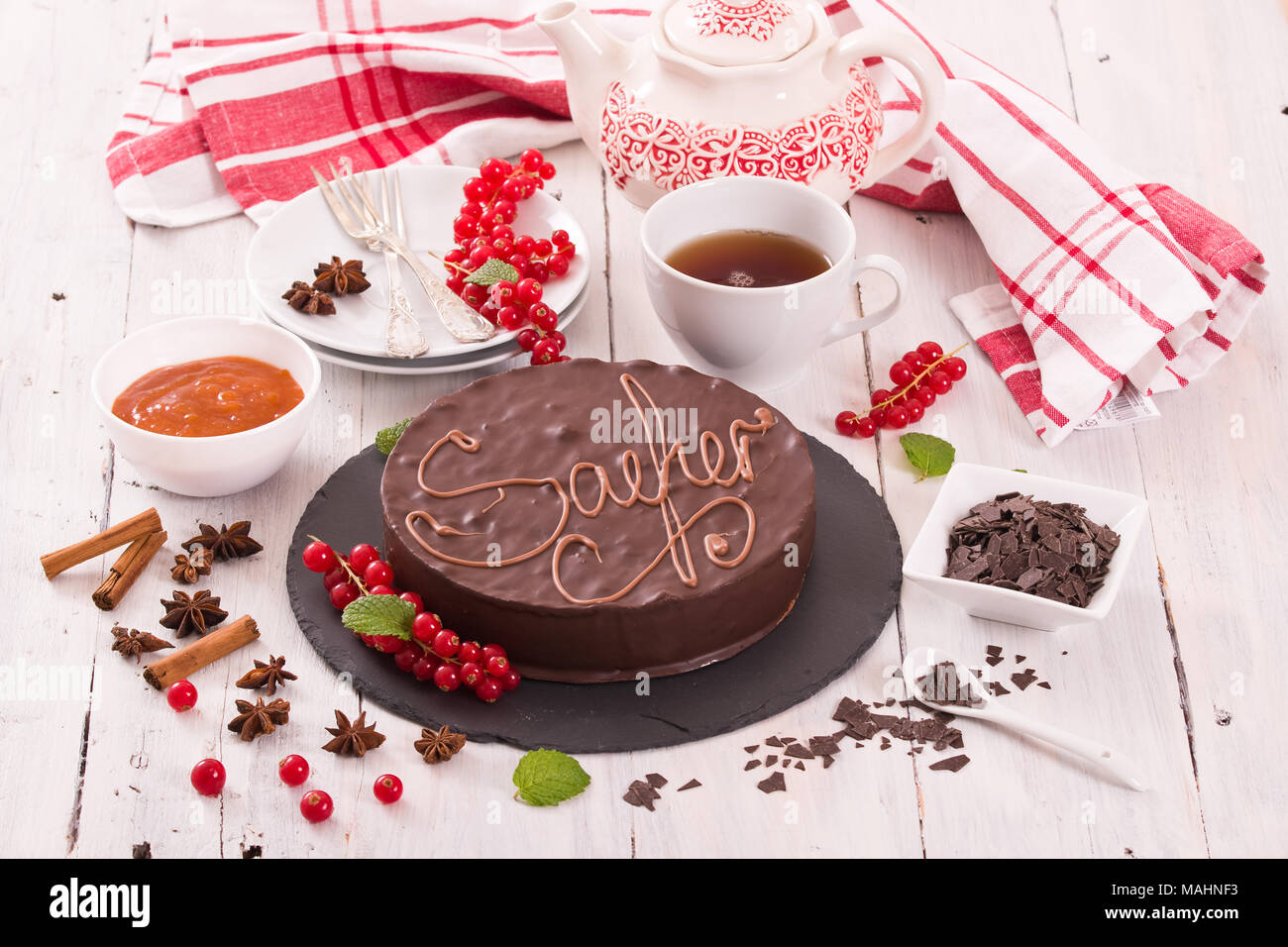 Sacher torte sponge hi-res stock photography and images - Alamy