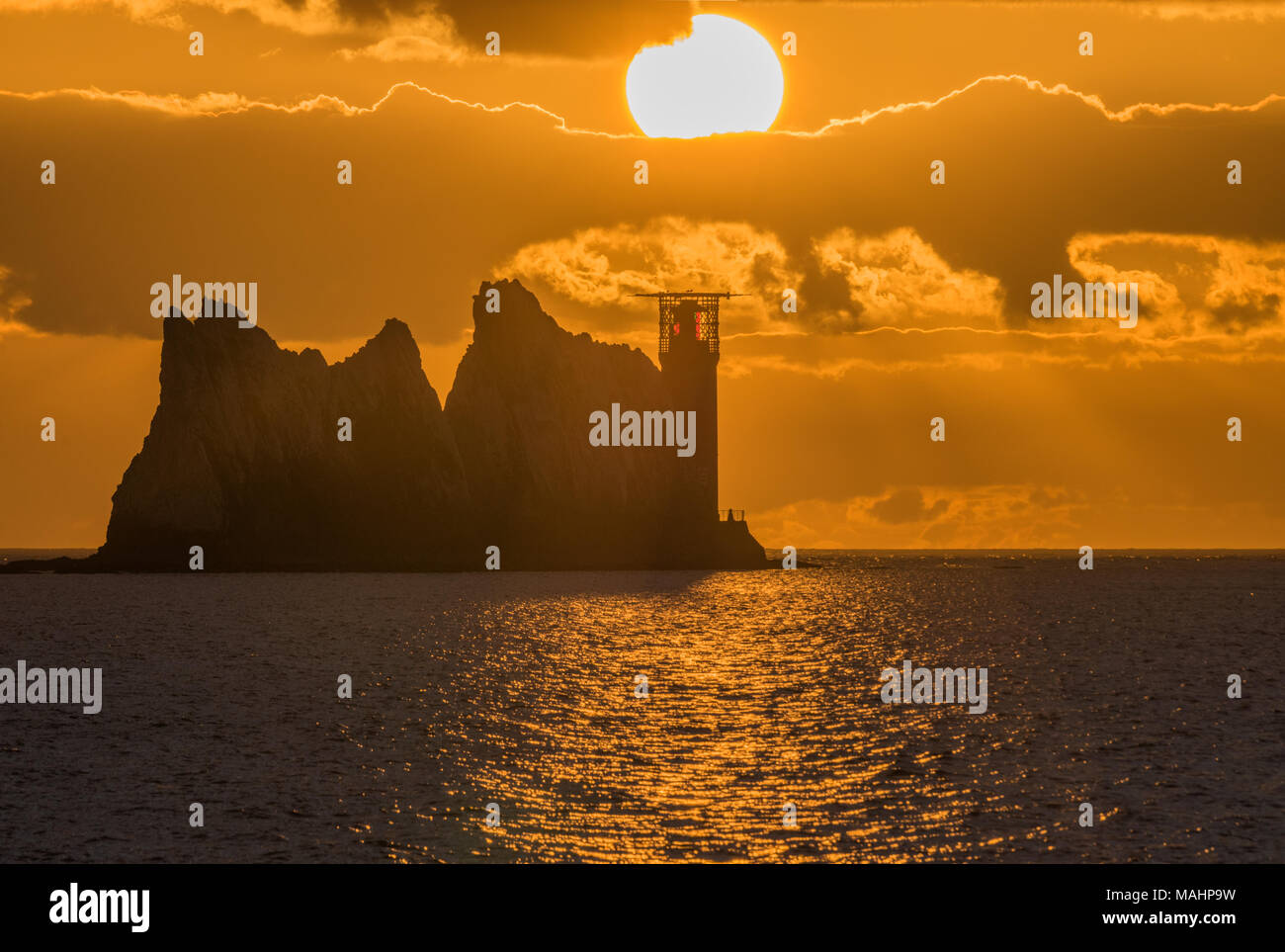 The needles isle of wight sunset hi-res stock photography and images ...