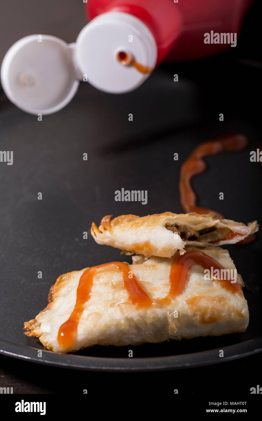 Samosa tray hi-res stock photography and images - Alamy