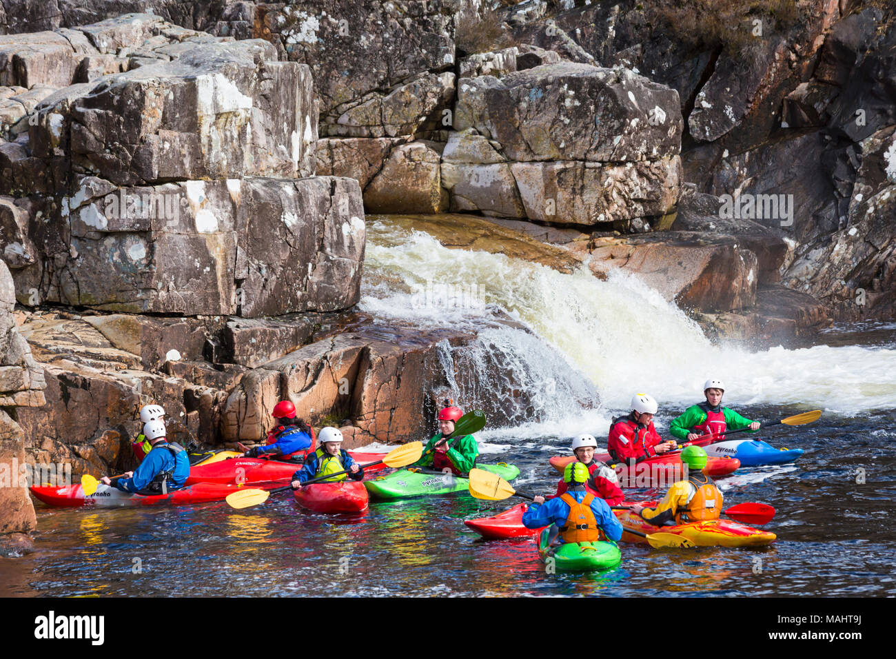 Teen girls kayaking hi-res stock photography and images - Alamy