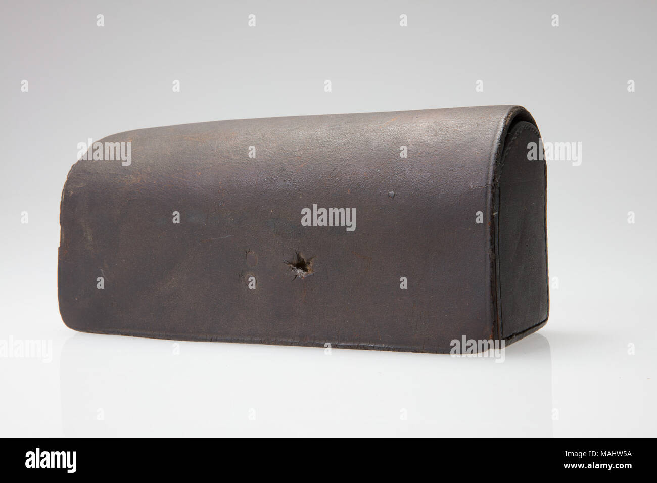 Revolutionary War cartridge box used by Zaccheus Bemis Title: American ...