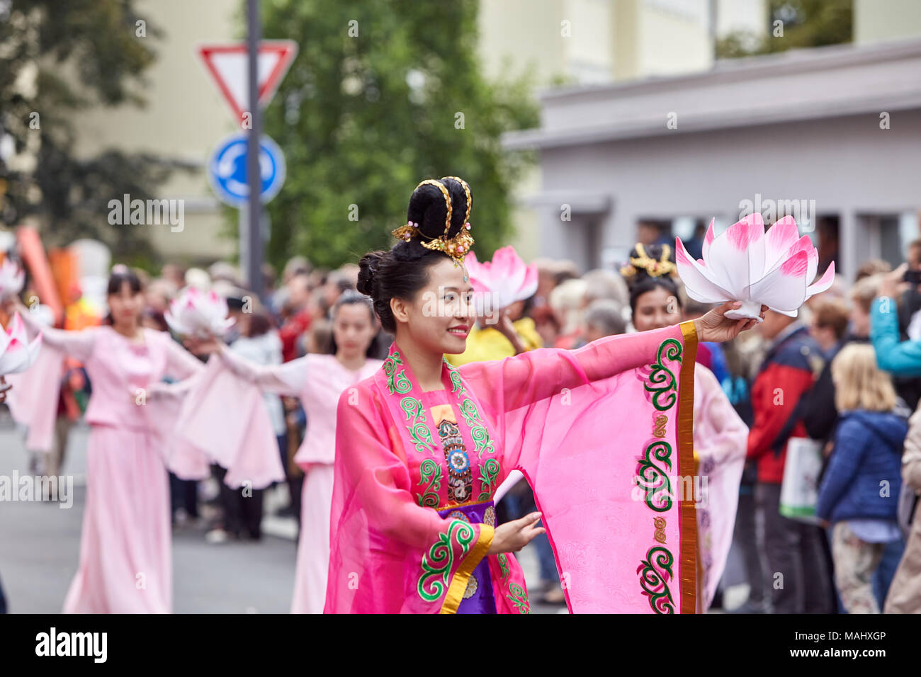 German chinese hi-res stock photography and images - Alamy