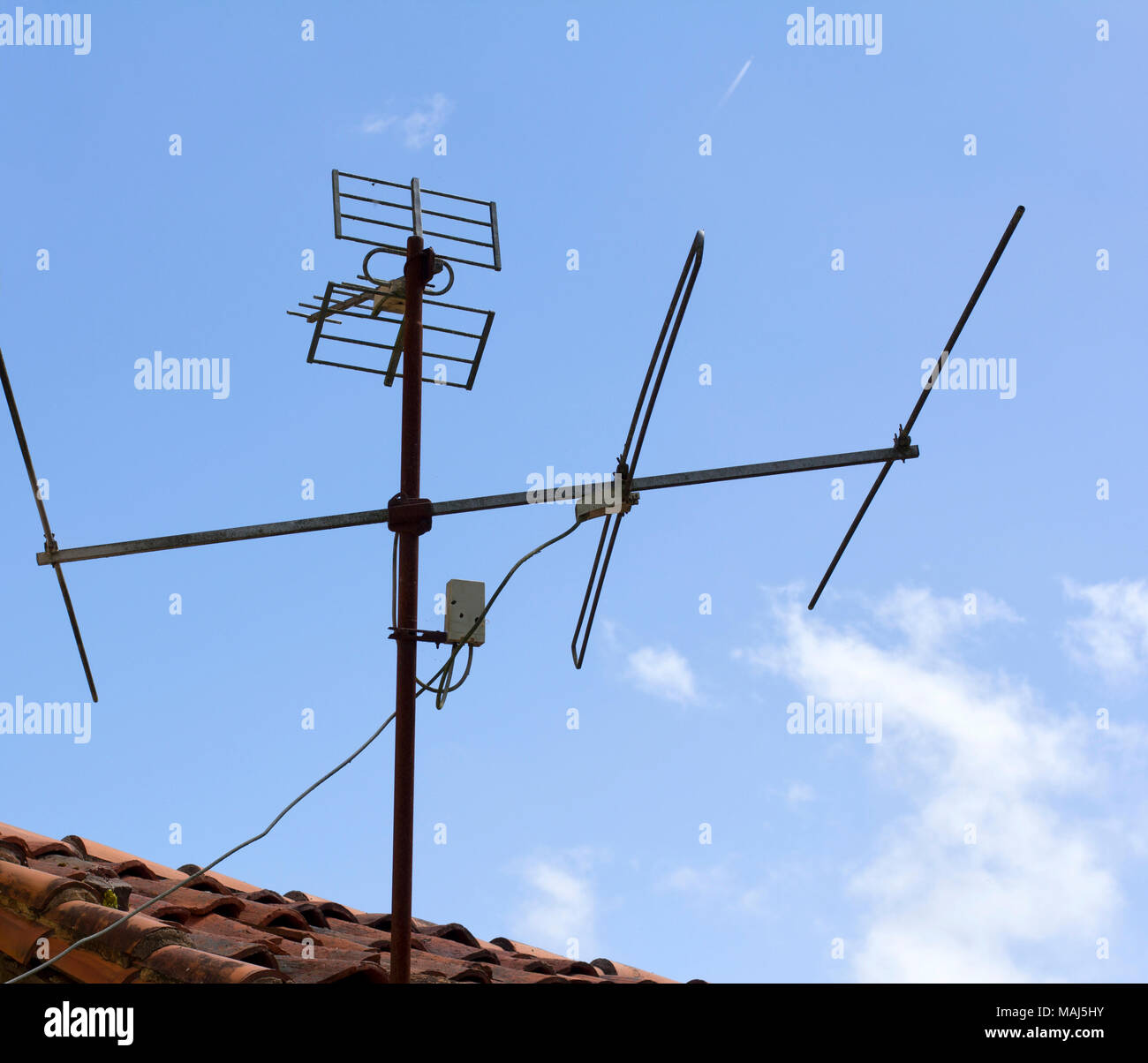 Aerial technology antenna hi-res stock photography and images - Alamy