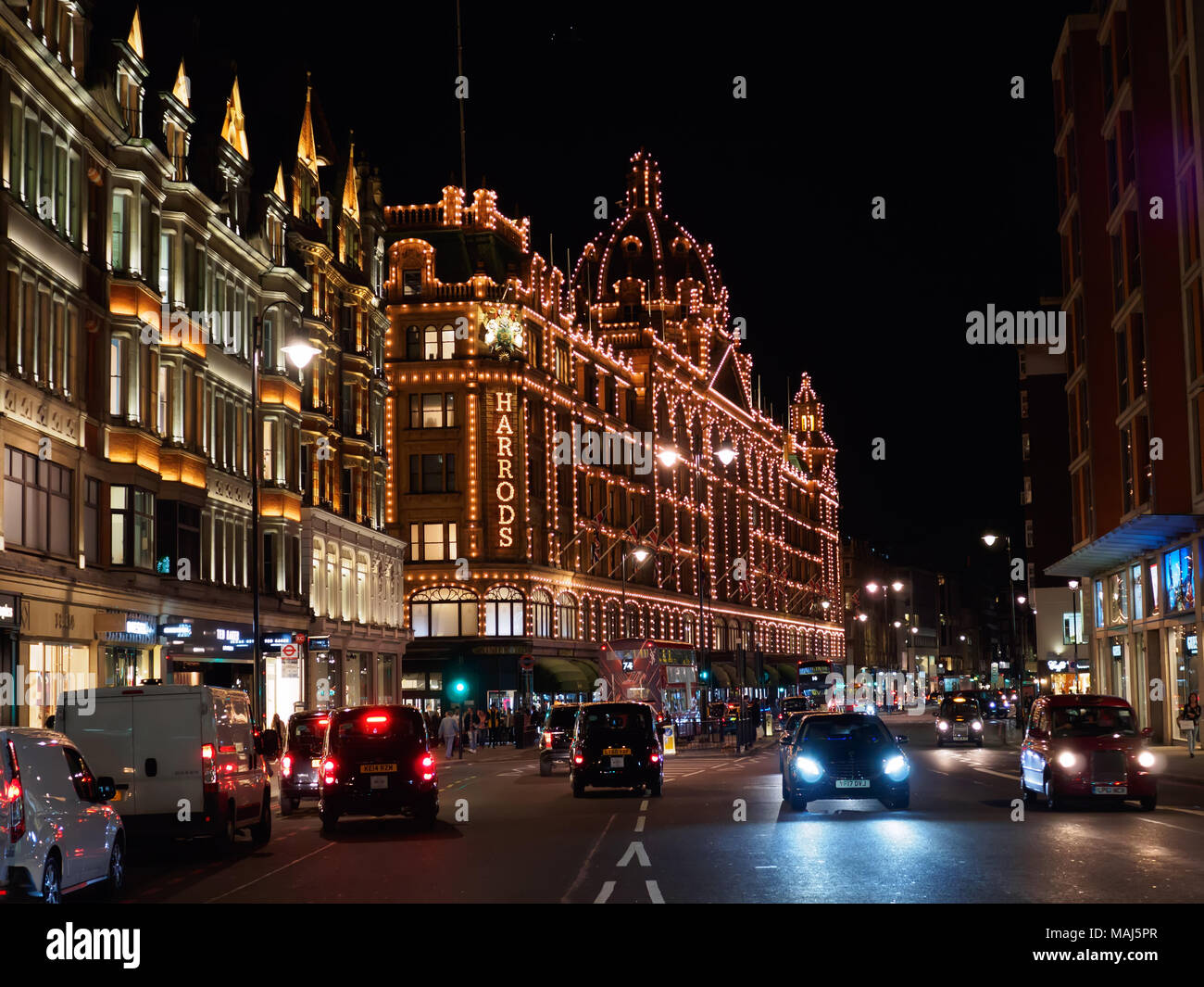 Harrods at night hi-res stock photography and images - Alamy
