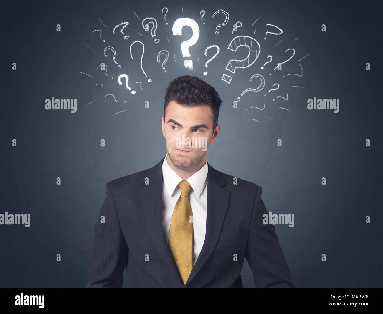 Man question mark above head hi-res stock photography and images - Alamy