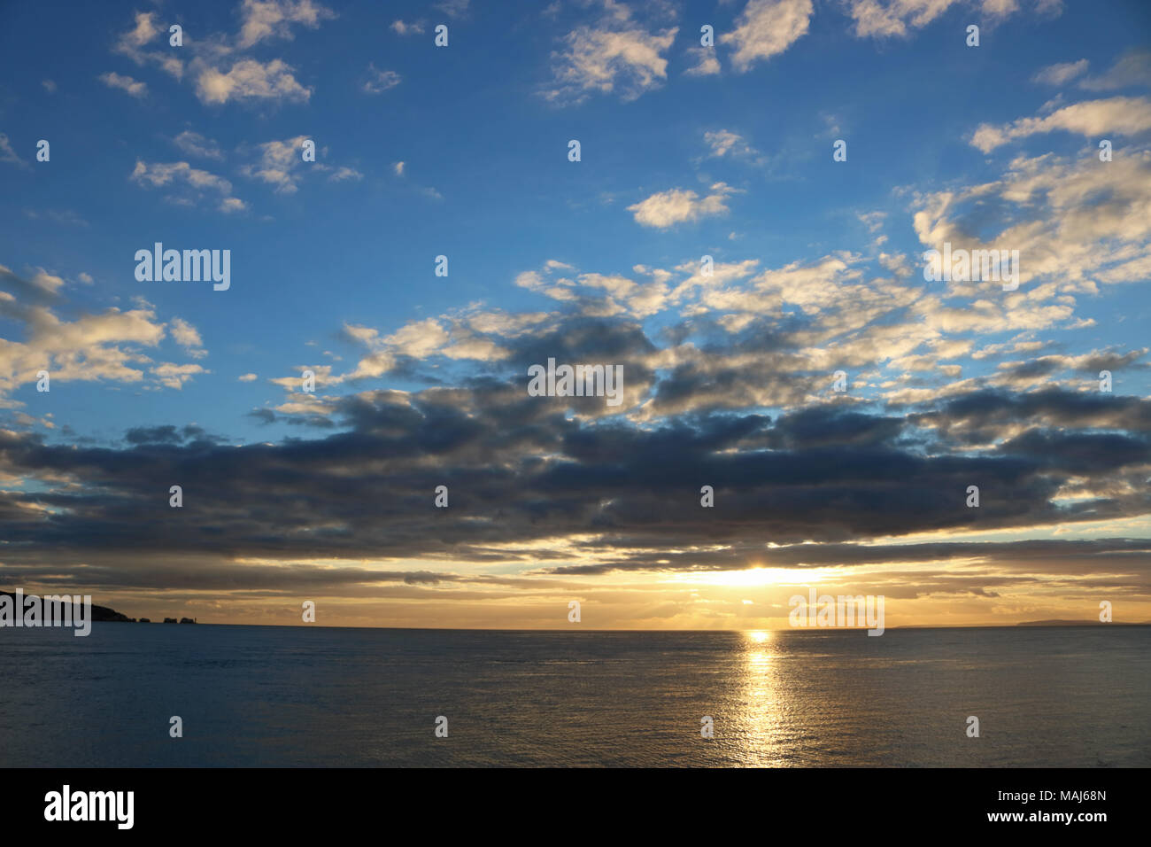 Red sky england sunset hi-res stock photography and images - Alamy