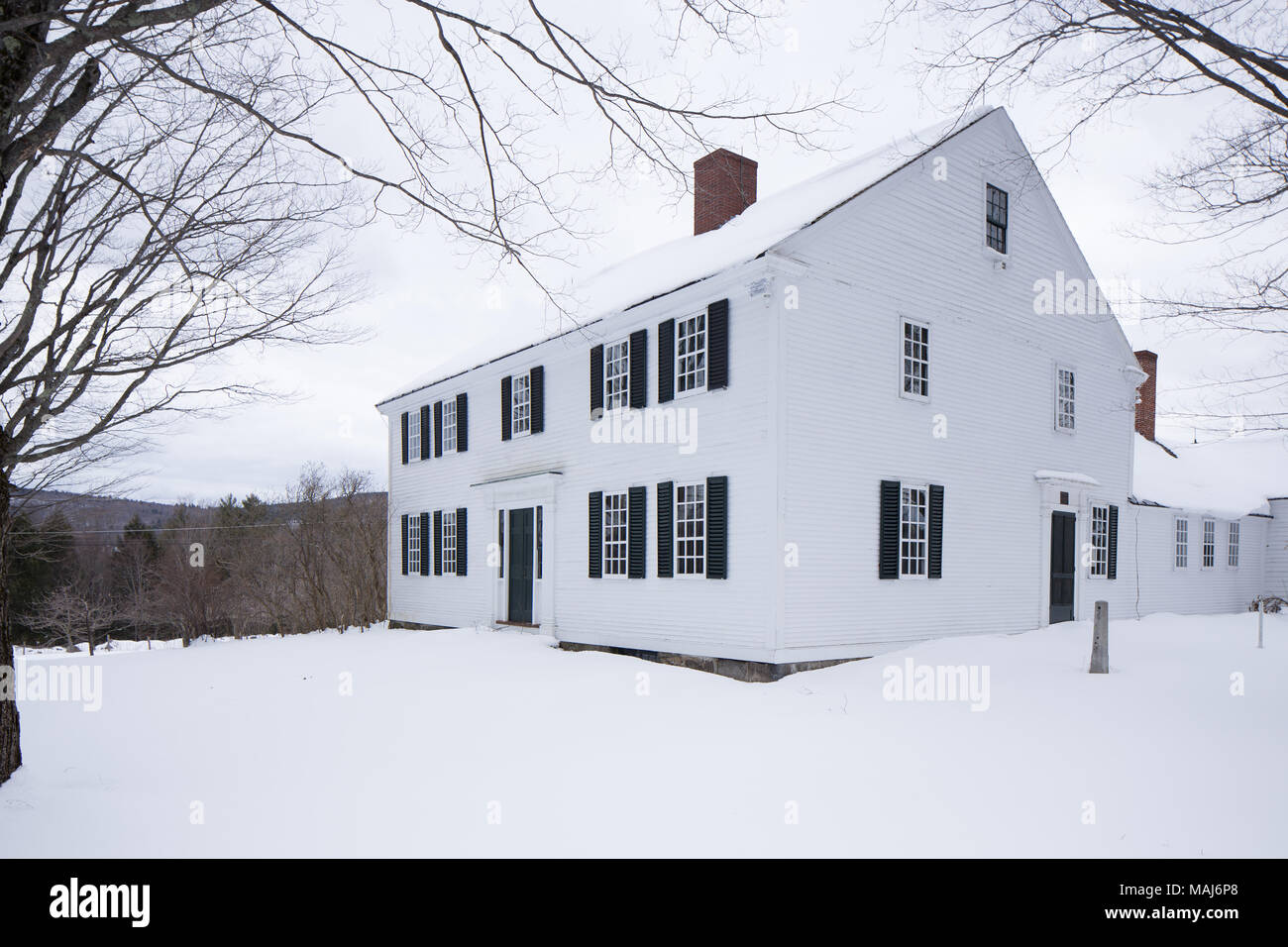 Old center chimney colonial hi-res stock photography and images - Alamy