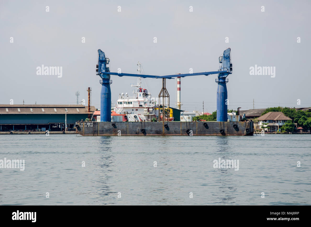 Empty shipyard hi-res stock photography and images - Alamy