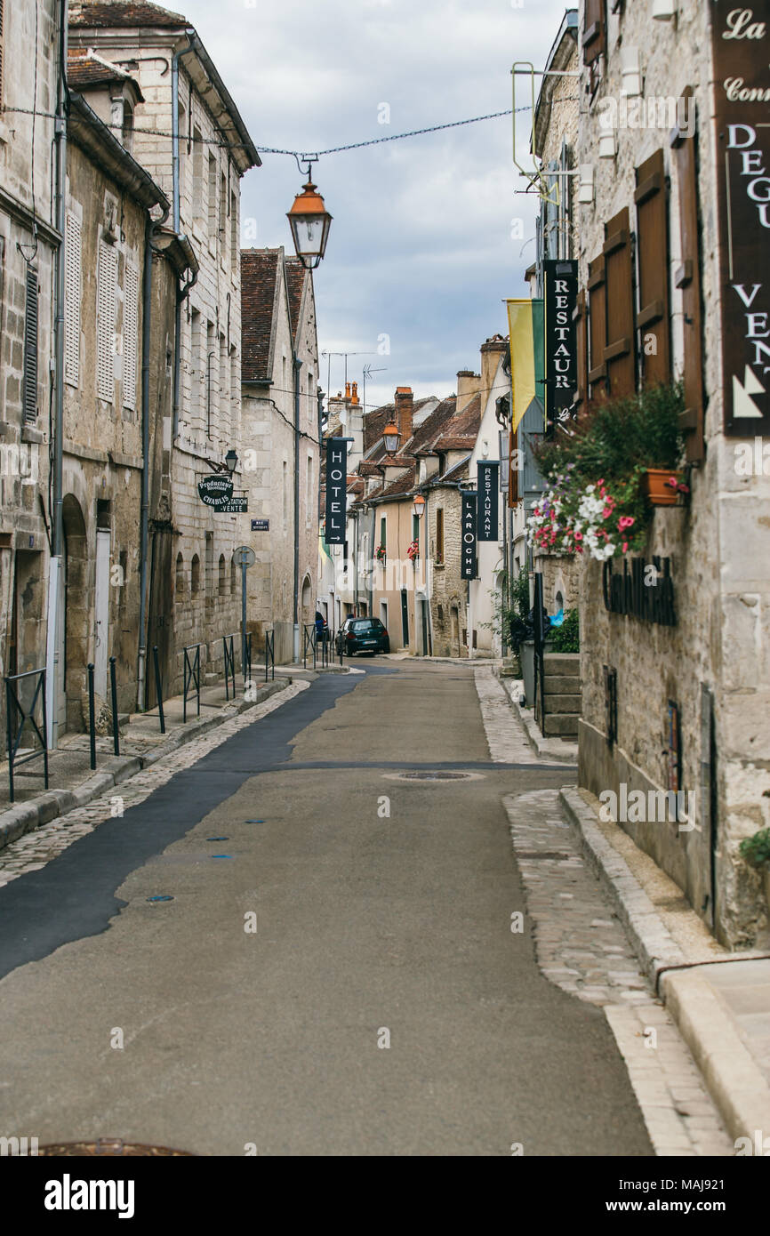 Village of chablis hi-res stock photography and images - Alamy