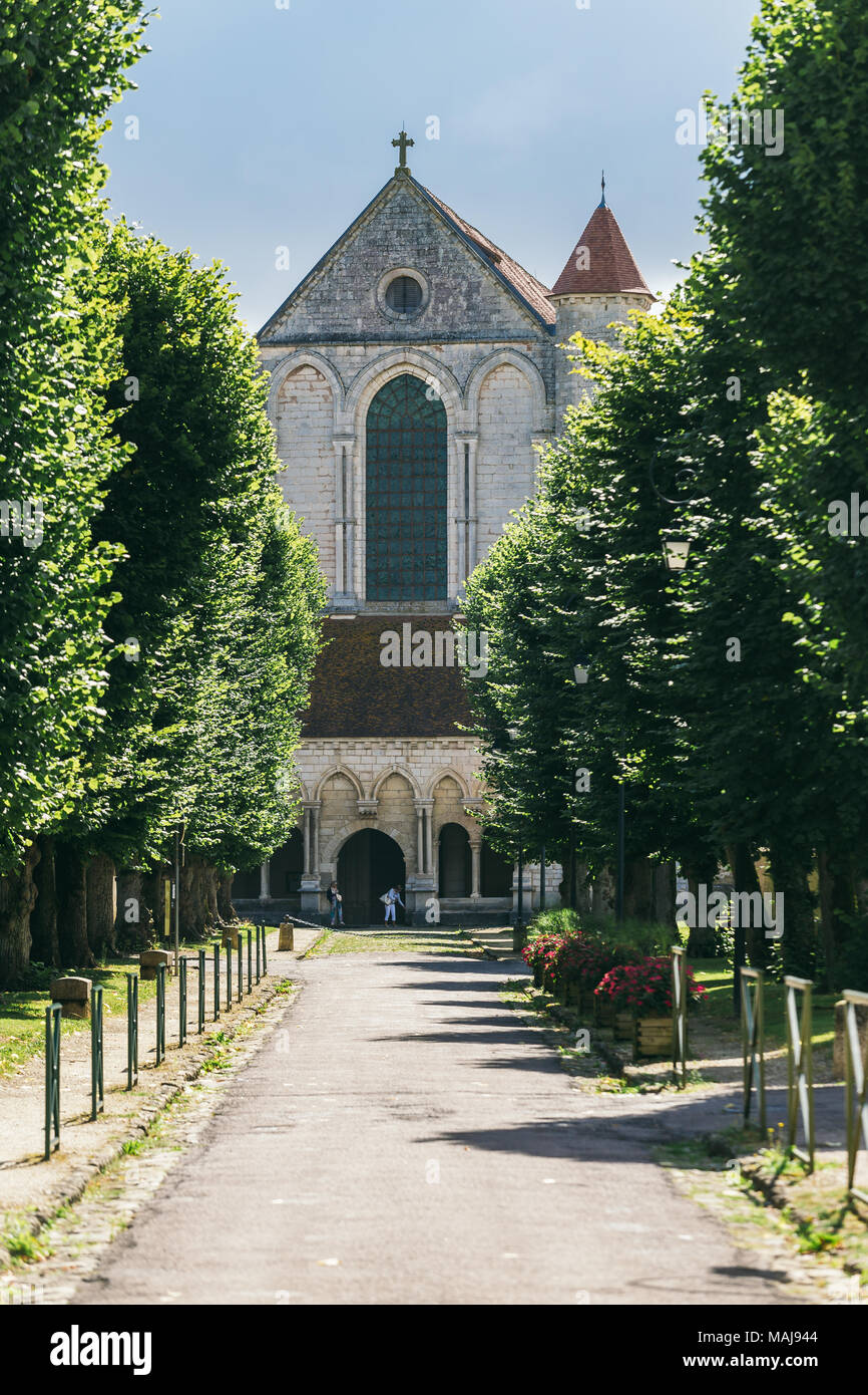 Abbey in France Pontigny, the former Cistercian abbey in France, one of ...