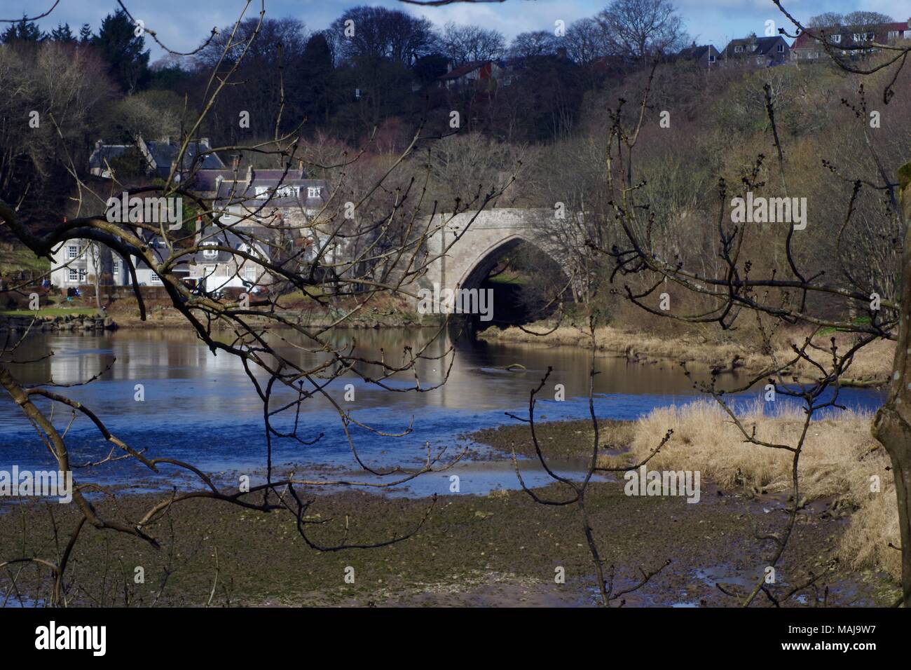 Gothic Arch Stone Bridge, The Brig O' Balgownie, Over the River Don ...