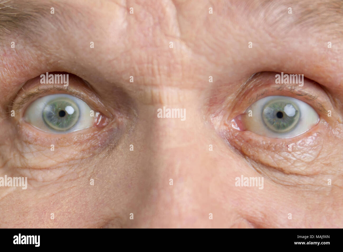 Shocked eyes hi-res stock photography and images - Alamy