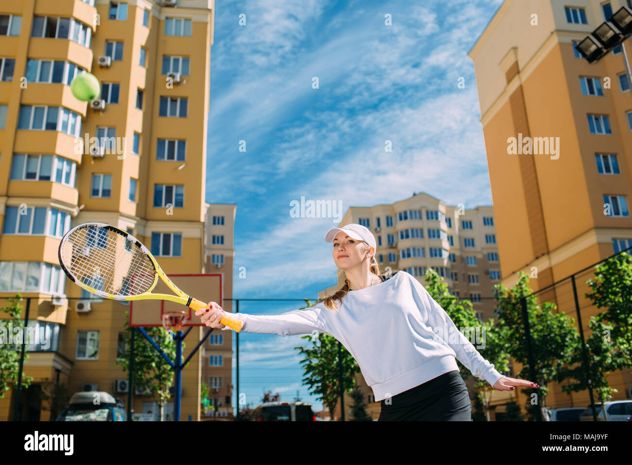 woman playing tennis outdoor Stock Photo - Alamy