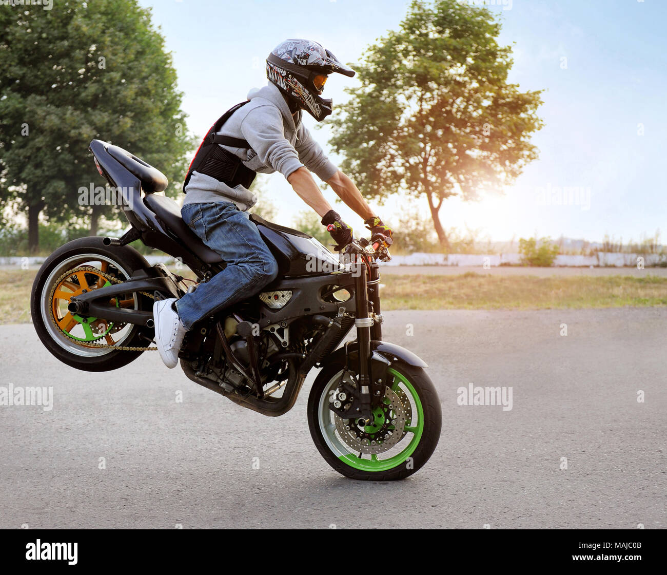 Stunt cycle hi-res stock photography and images - Alamy