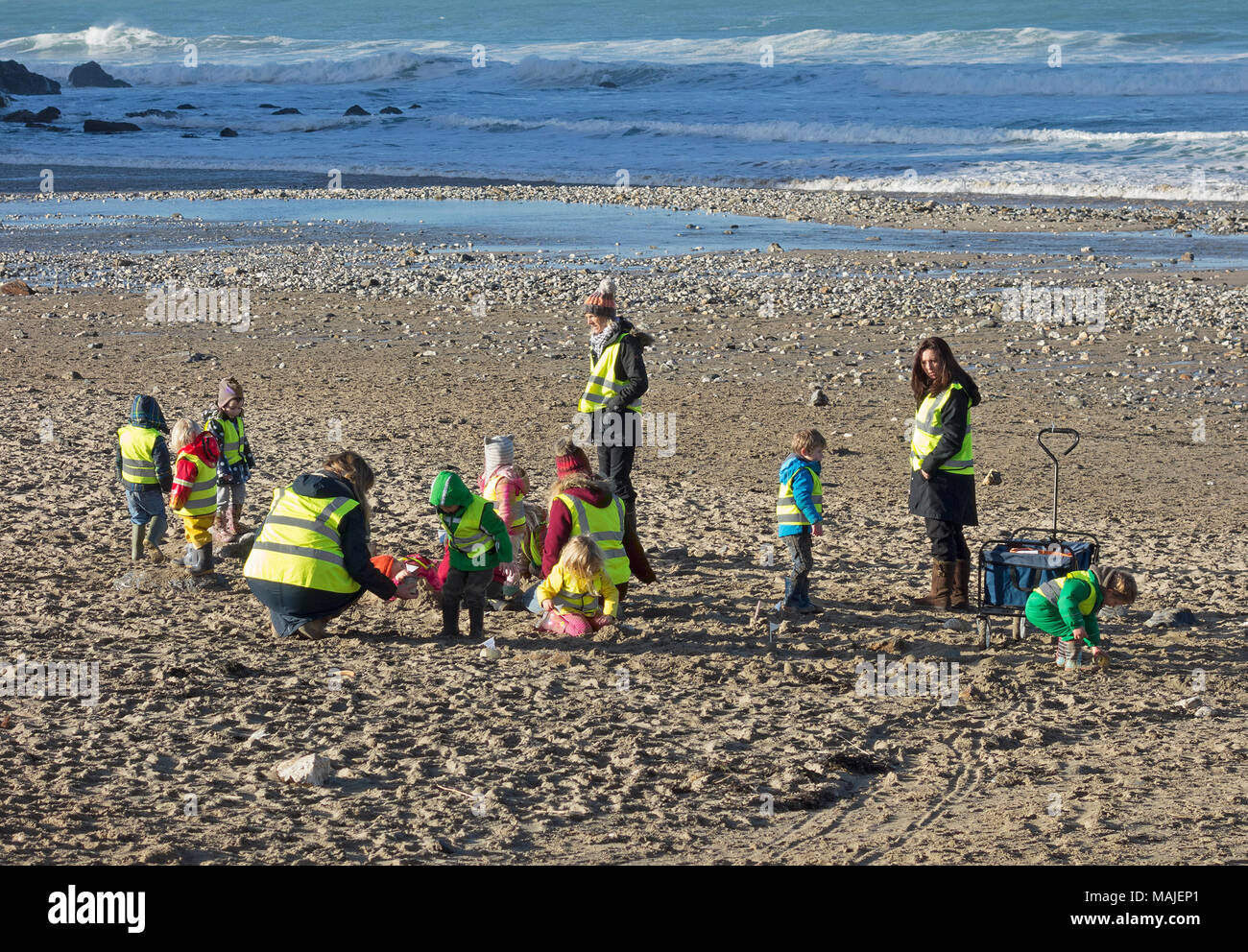 Children high vis hi-res stock photography and images - Alamy