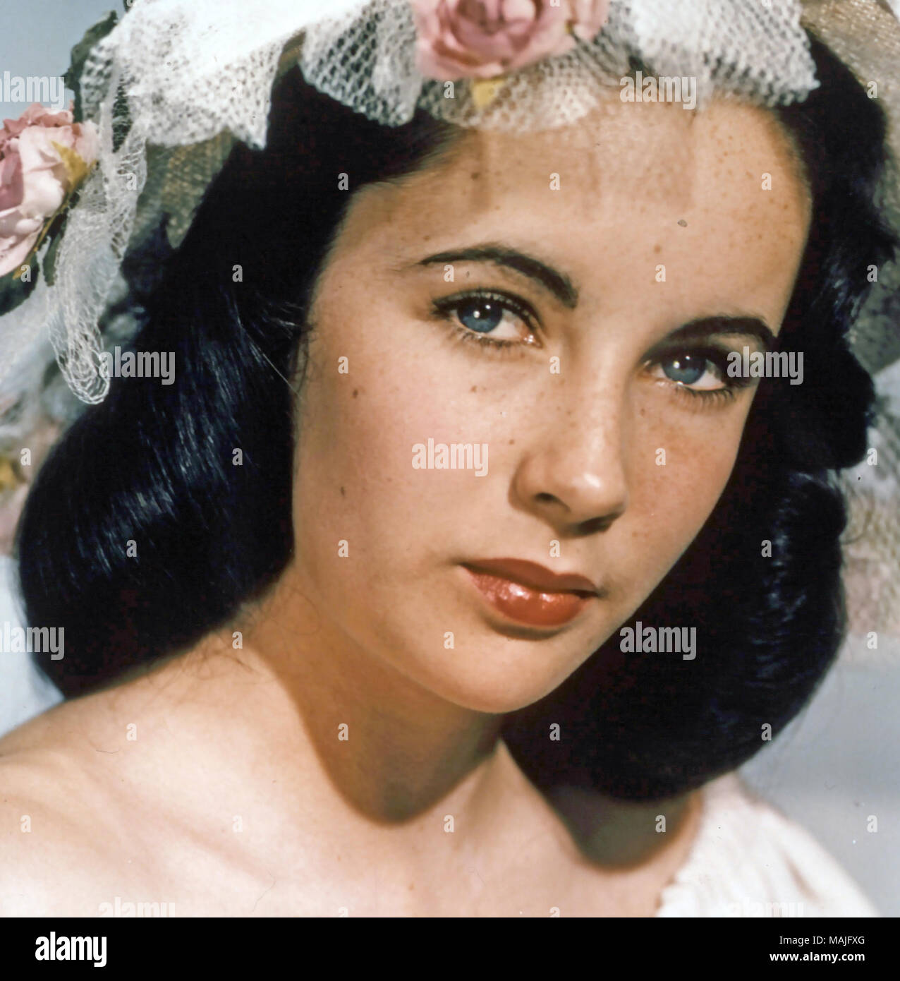 ELIZABETH TAYLOR (1932-2111) Anglo-American film actress about 1945 ...