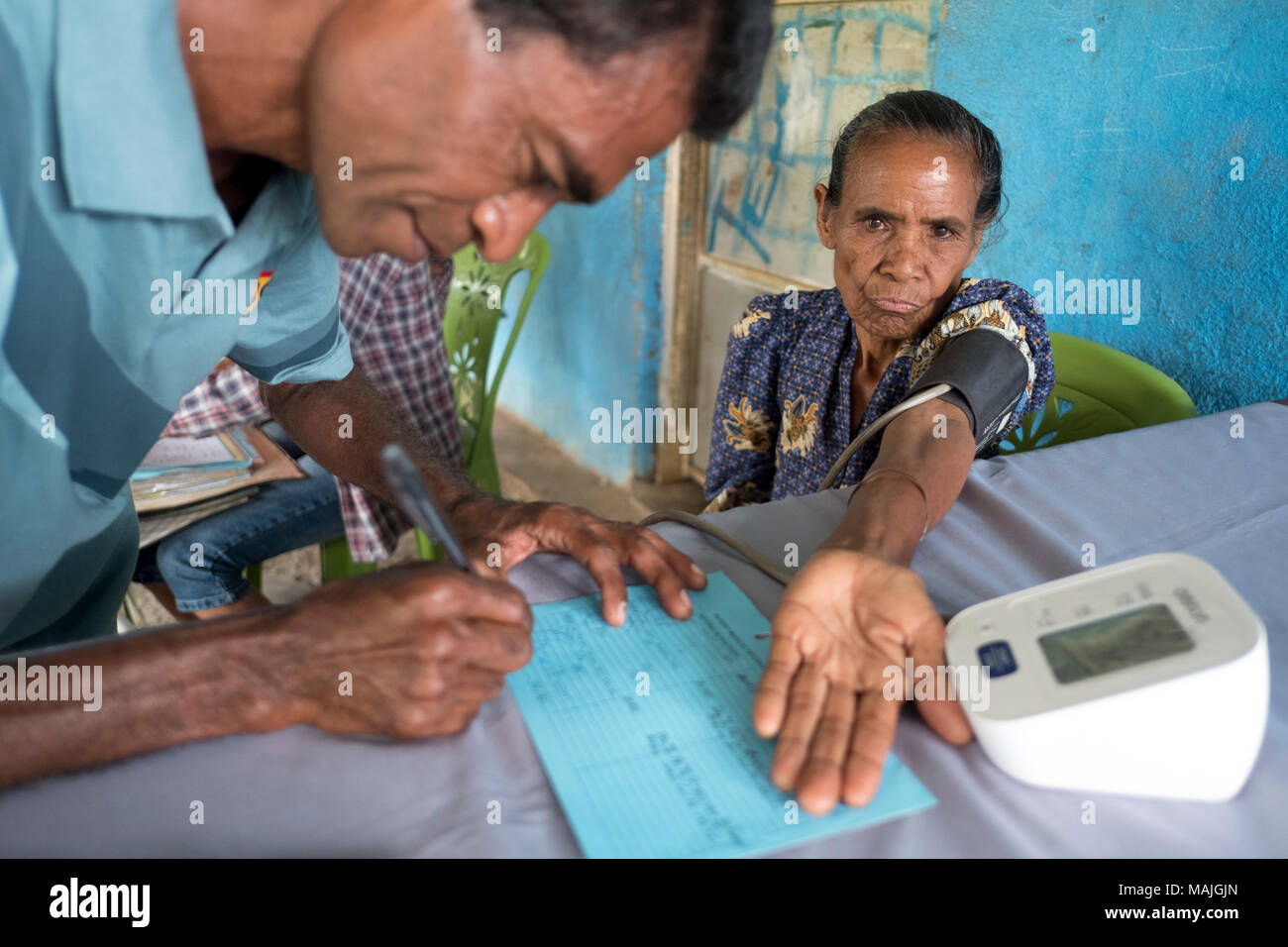 Filipino woman village hi-res stock photography and images - Alamy