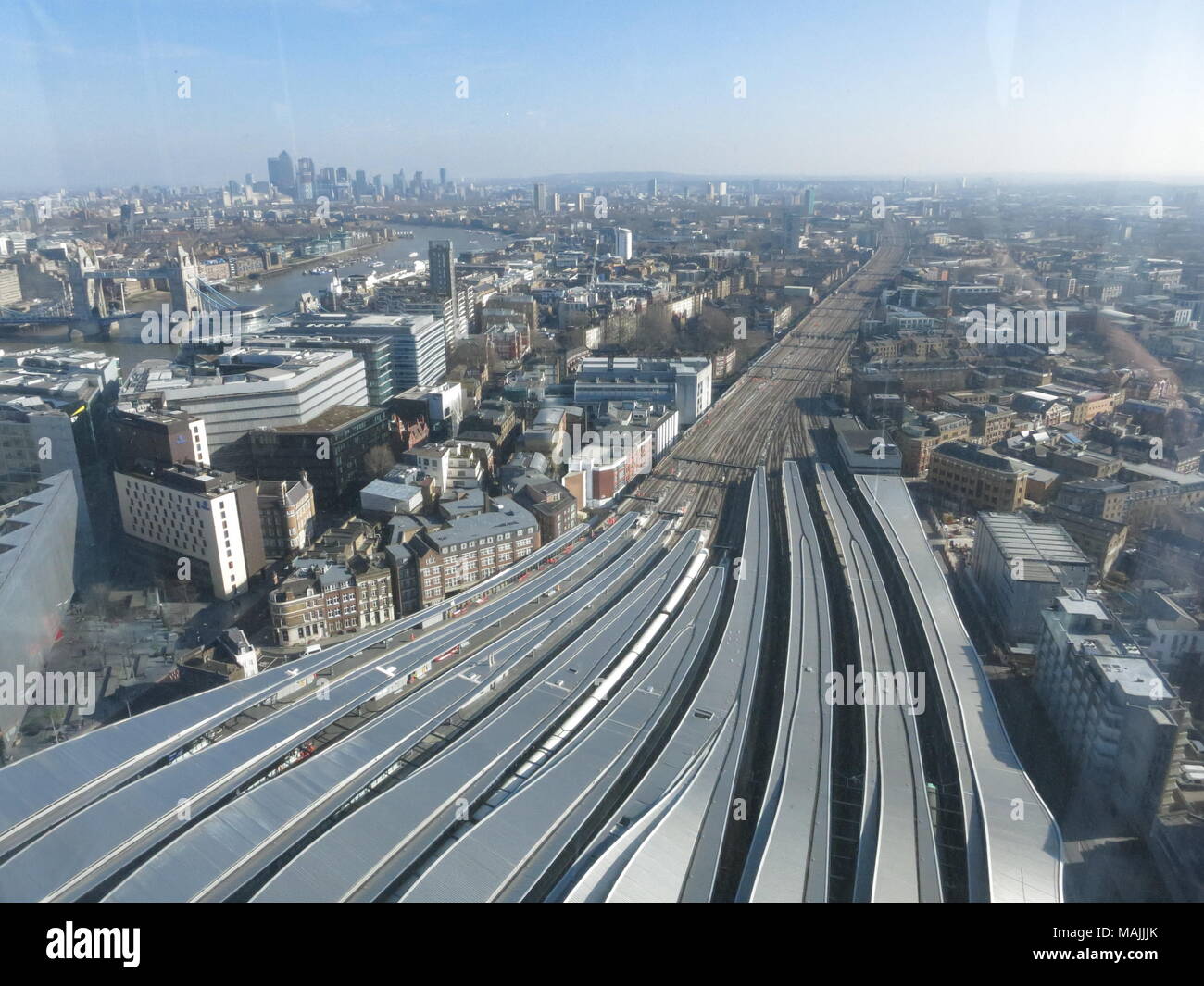 Aqua shard hi-res stock photography and images - Alamy