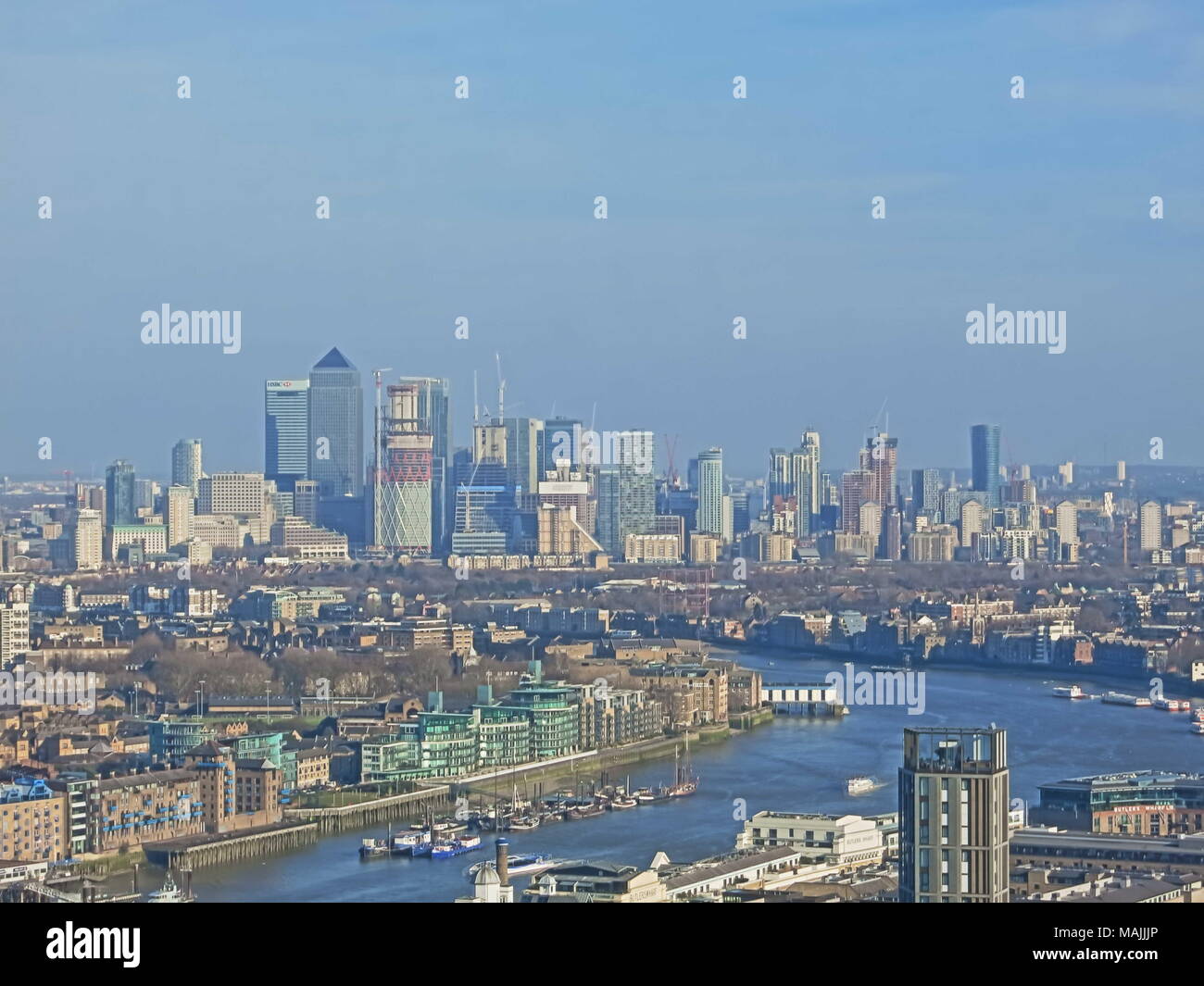 Aqua shard hi-res stock photography and images - Alamy