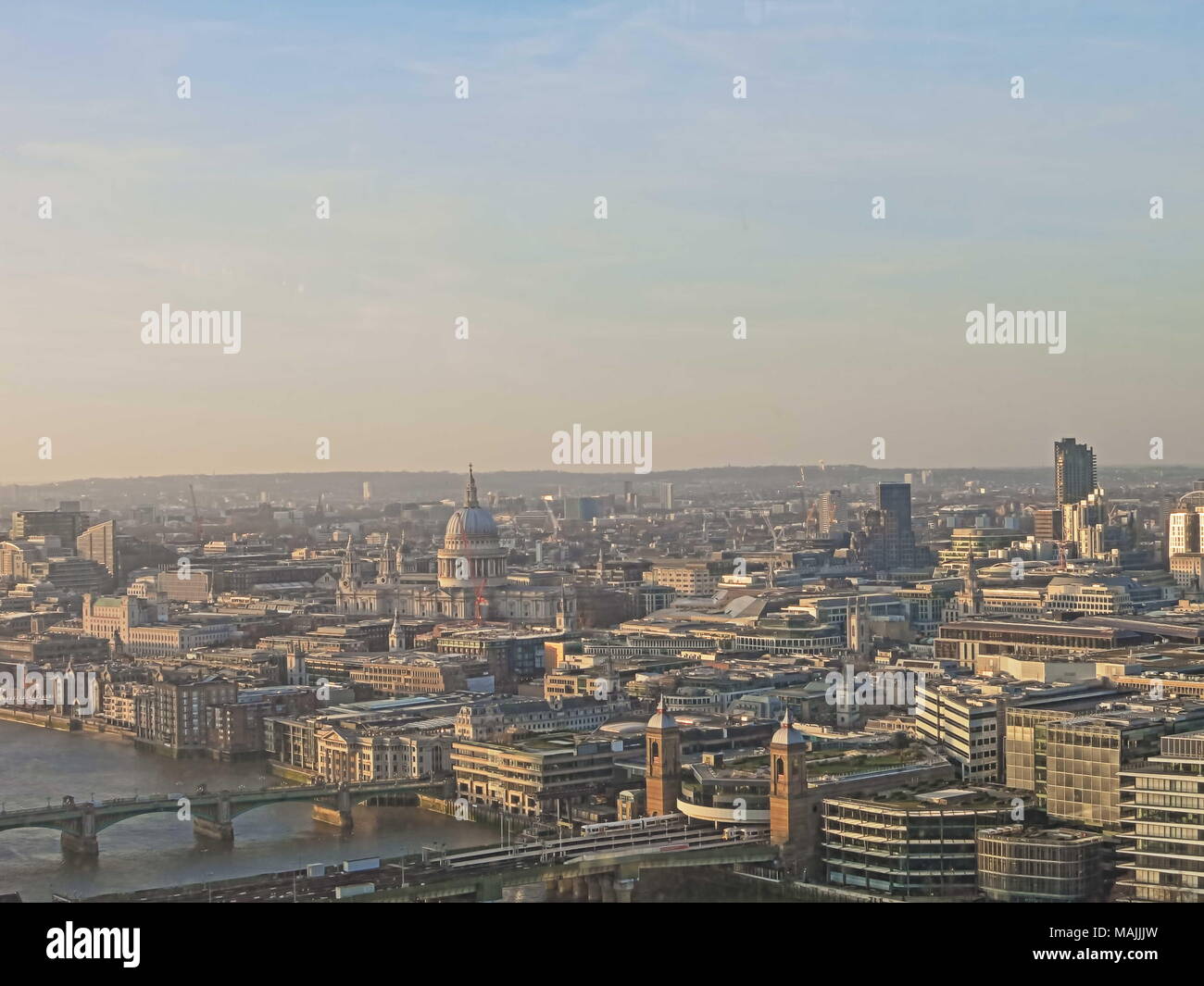 Aqua shard hi-res stock photography and images - Alamy