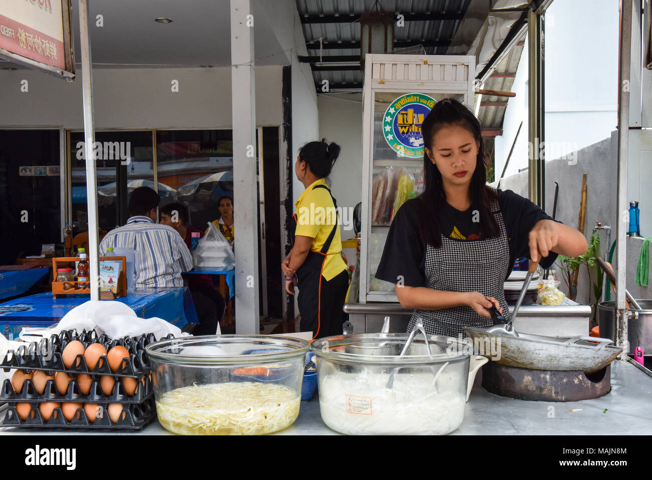Asian food stand hi-res stock photography and images - Alamy
