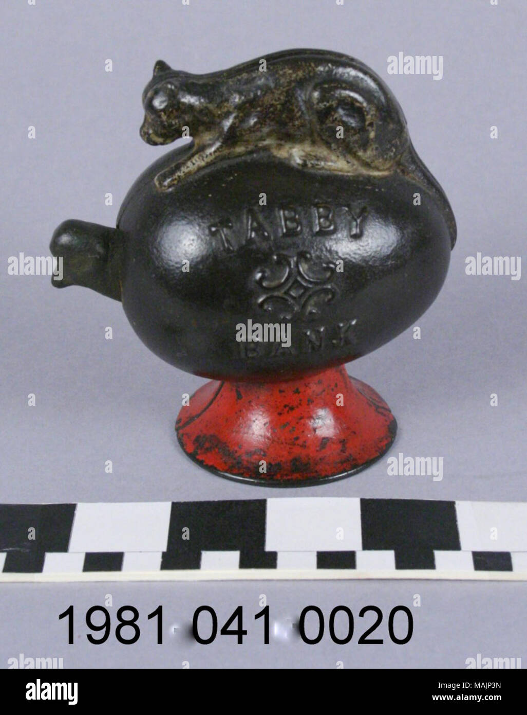 Tabby bank mechanical bank hi-res stock photography and images - Alamy