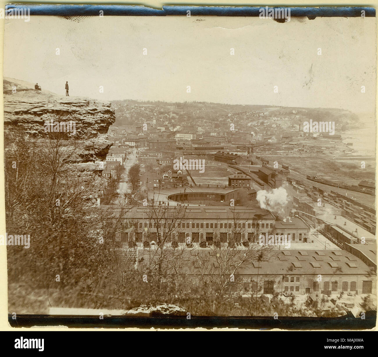 Railroad roundhouse hi-res stock photography and images - Alamy