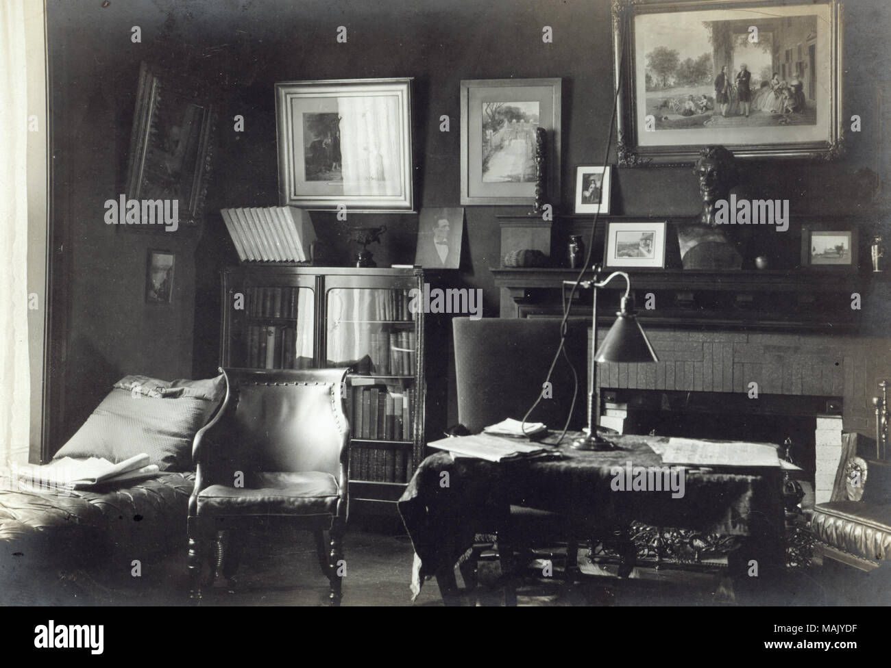 Sr and jr hi-res stock photography and images - Alamy