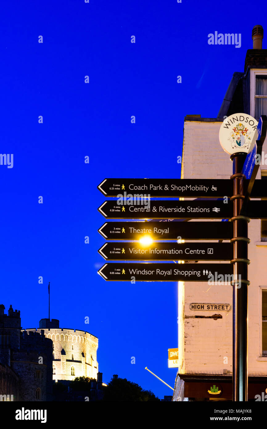 Royal castle sign hi-res stock photography and images - Alamy