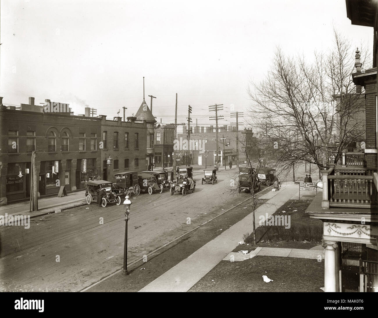 Delmar looking west to Taylor. Jitney busses outside Cafferata's Café ...