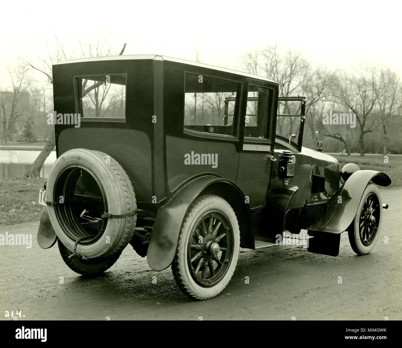 Title: Special designed 1918 Dorris Town Car on IC6 Chassis ...