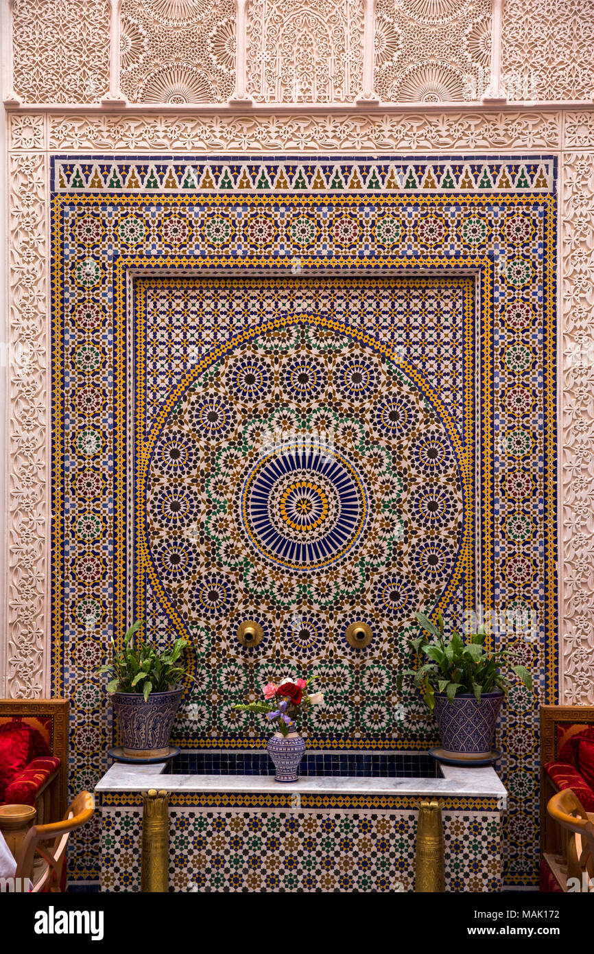Zellige tiles fes morocco hi-res stock photography and images - Alamy
