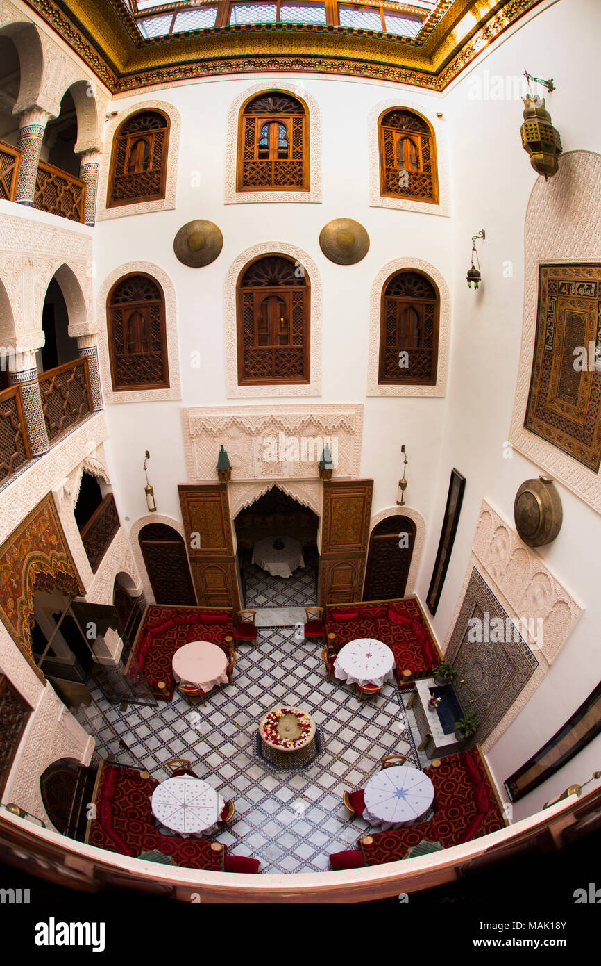 Moroccan house courtyard hi-res stock photography and images - Alamy