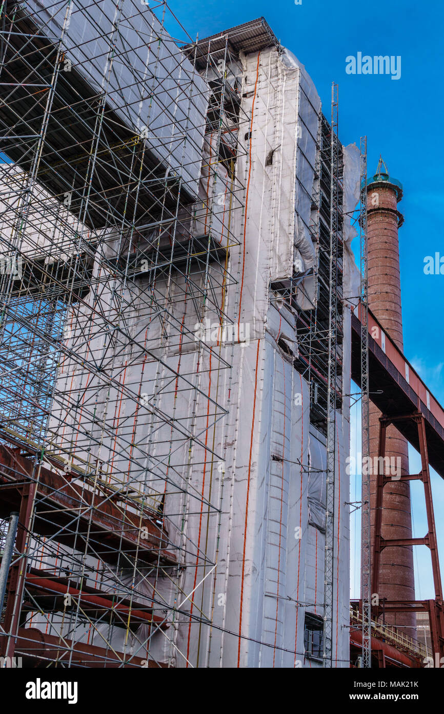 Scaffold architecture hi-res stock photography and images - Alamy