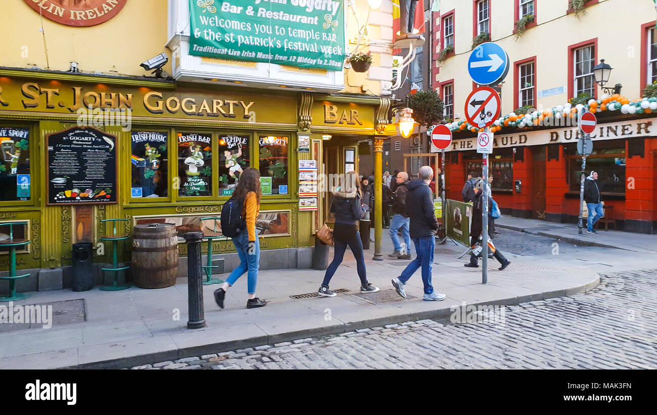 Cool pubs and bars at Temple Bar district in Dublin - DUBLIN / IRELAND ...