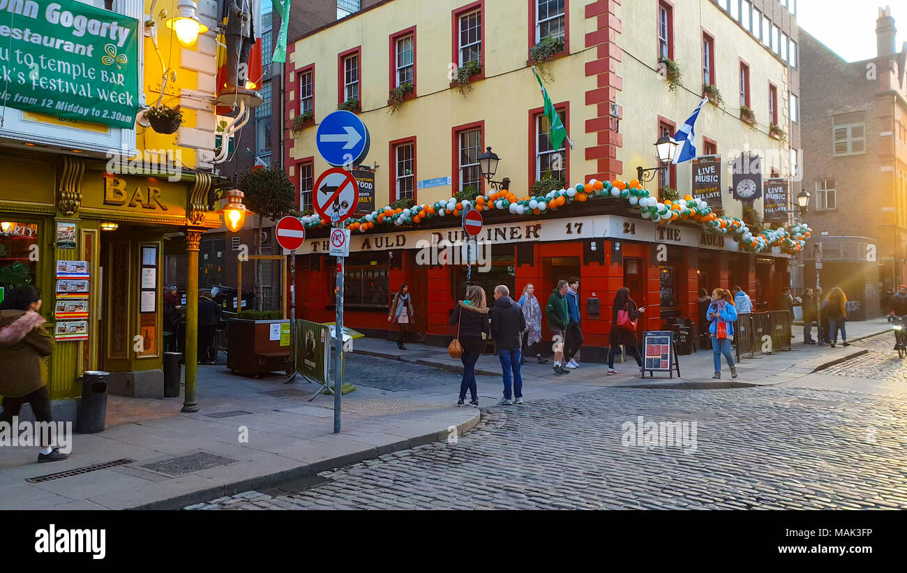 Colorful and crazy Temple Bar area in Dublin - a popular place - DUBLIN ...