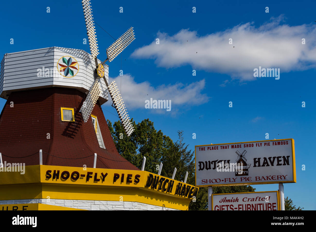 Ronks, PA, USA - October 6, 2015: Dutch Haven, located along Route 30 ...