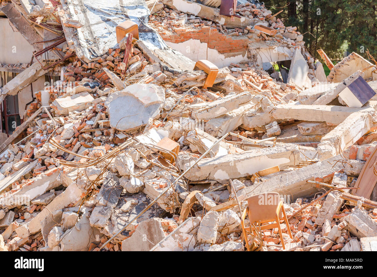 closeup of building demolition after earthquake Stock Photo - Alamy