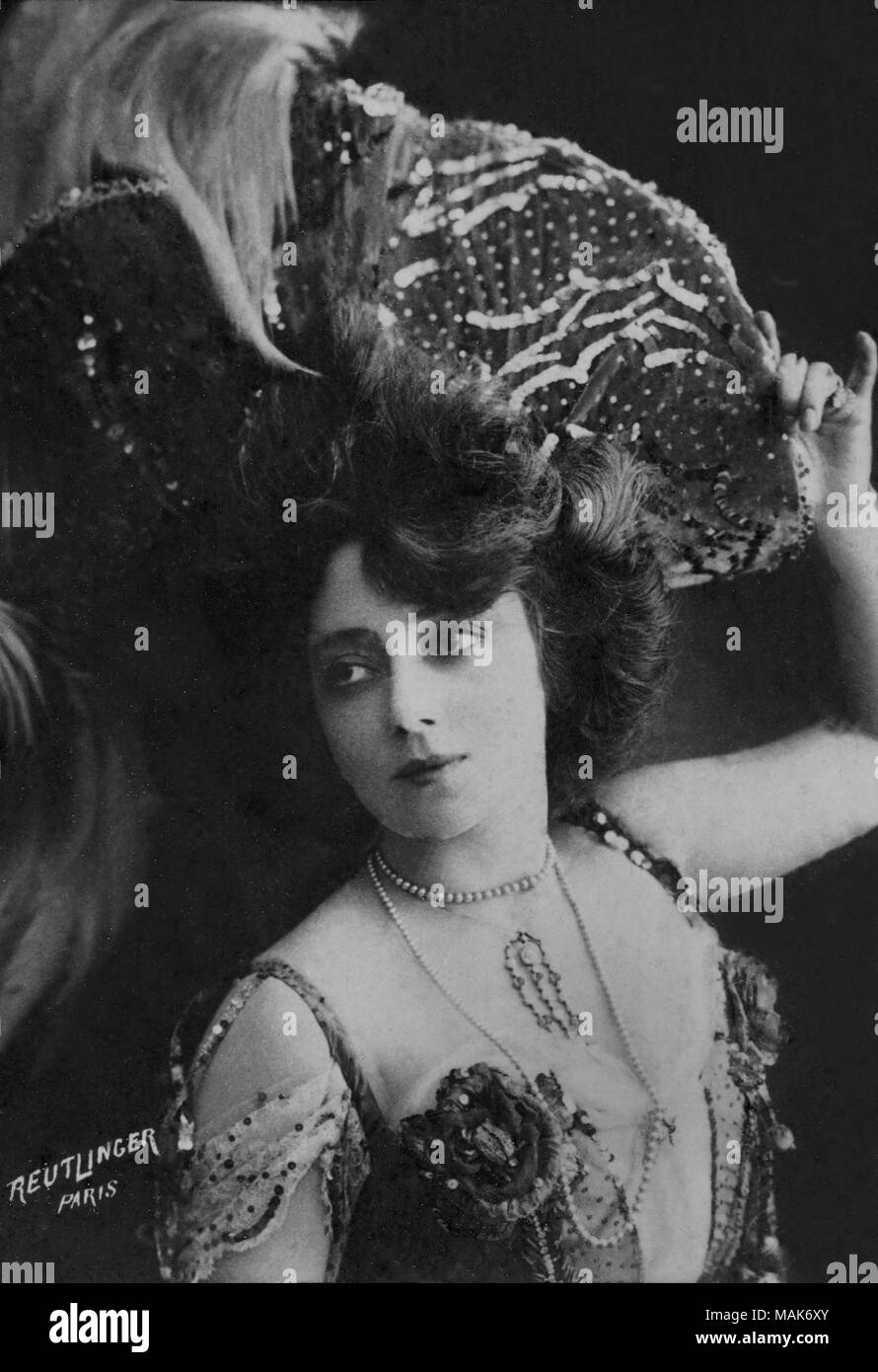 Portrait of the french artist Anna Held ( 1872 - 1894 ) - photography ...