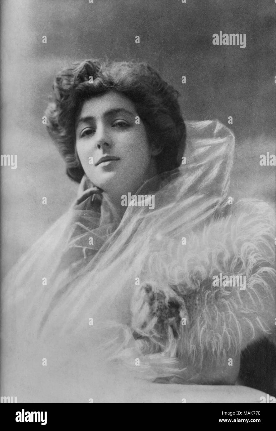 Portrait of the french artist Marthe Regnier ( 1880 - 1967 ...