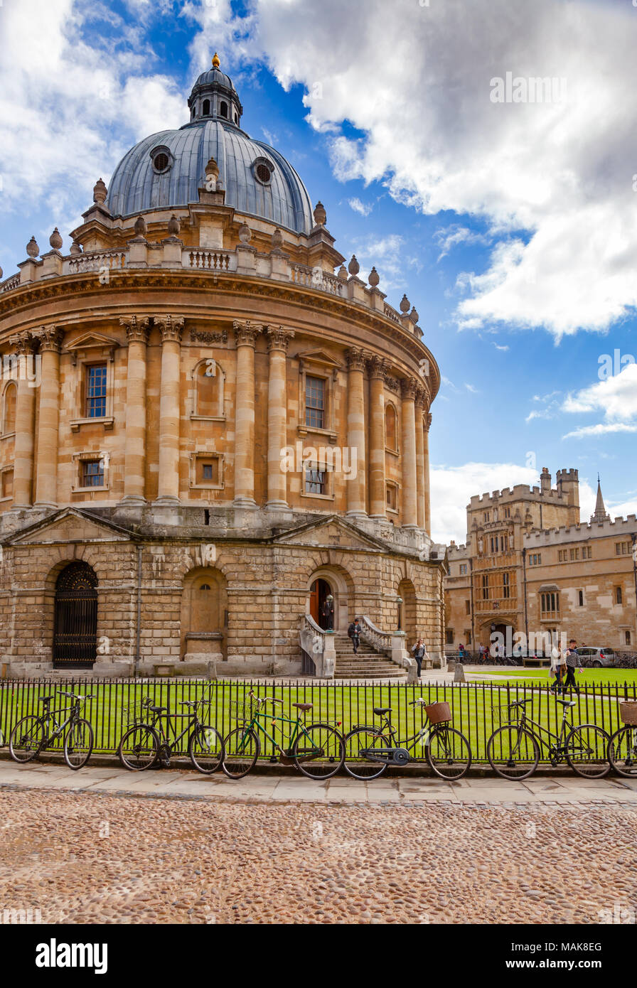 OXFORD, UK - JUN 15, 2013: Neo-classical Radcliffe Camera (Rad Cam or ...