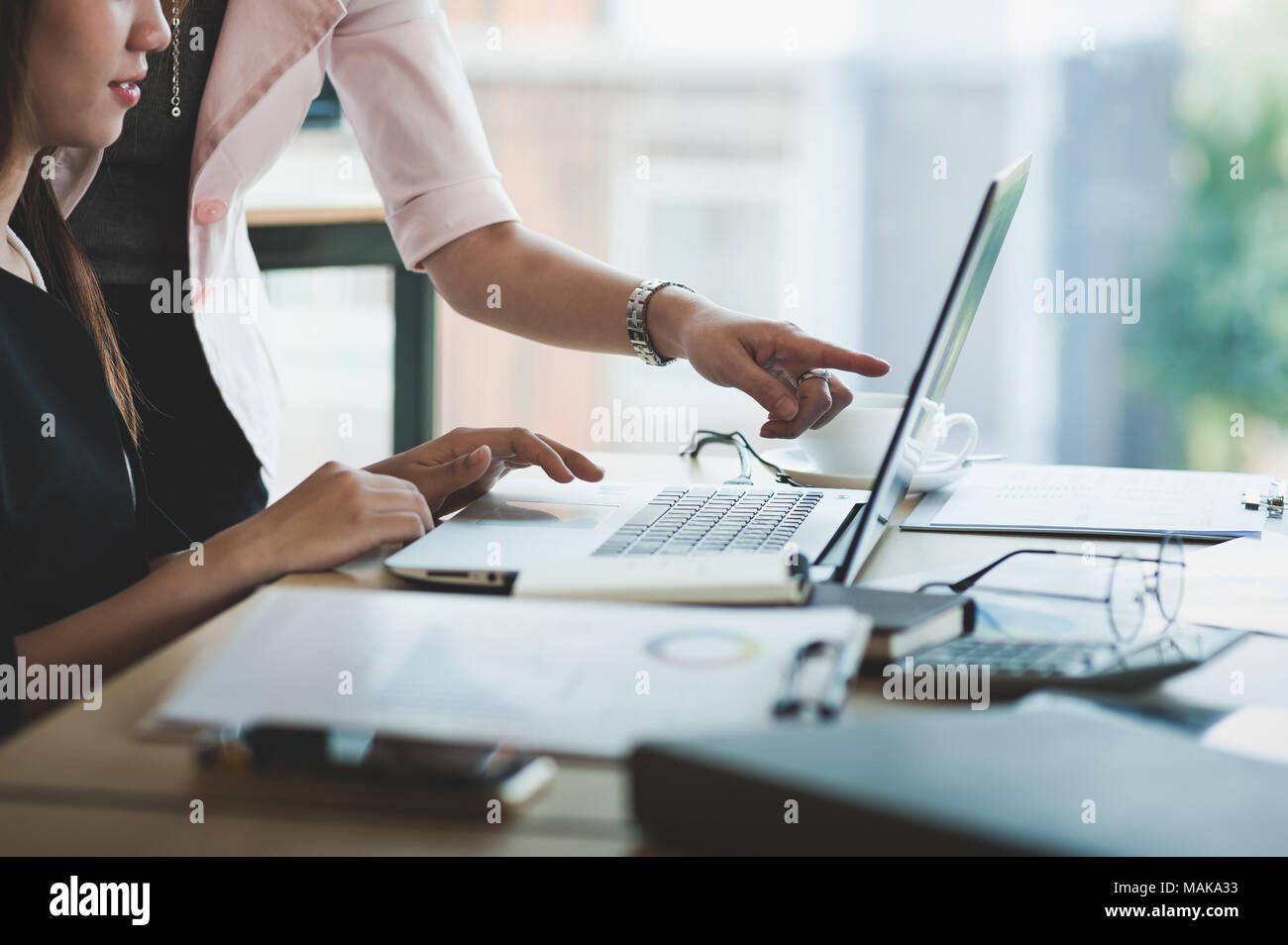 Asian business people concept hi-res stock photography and images - Alamy