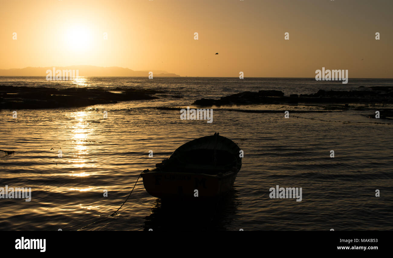 Sunset horizon ocean refraction hi-res stock photography and images - Alamy