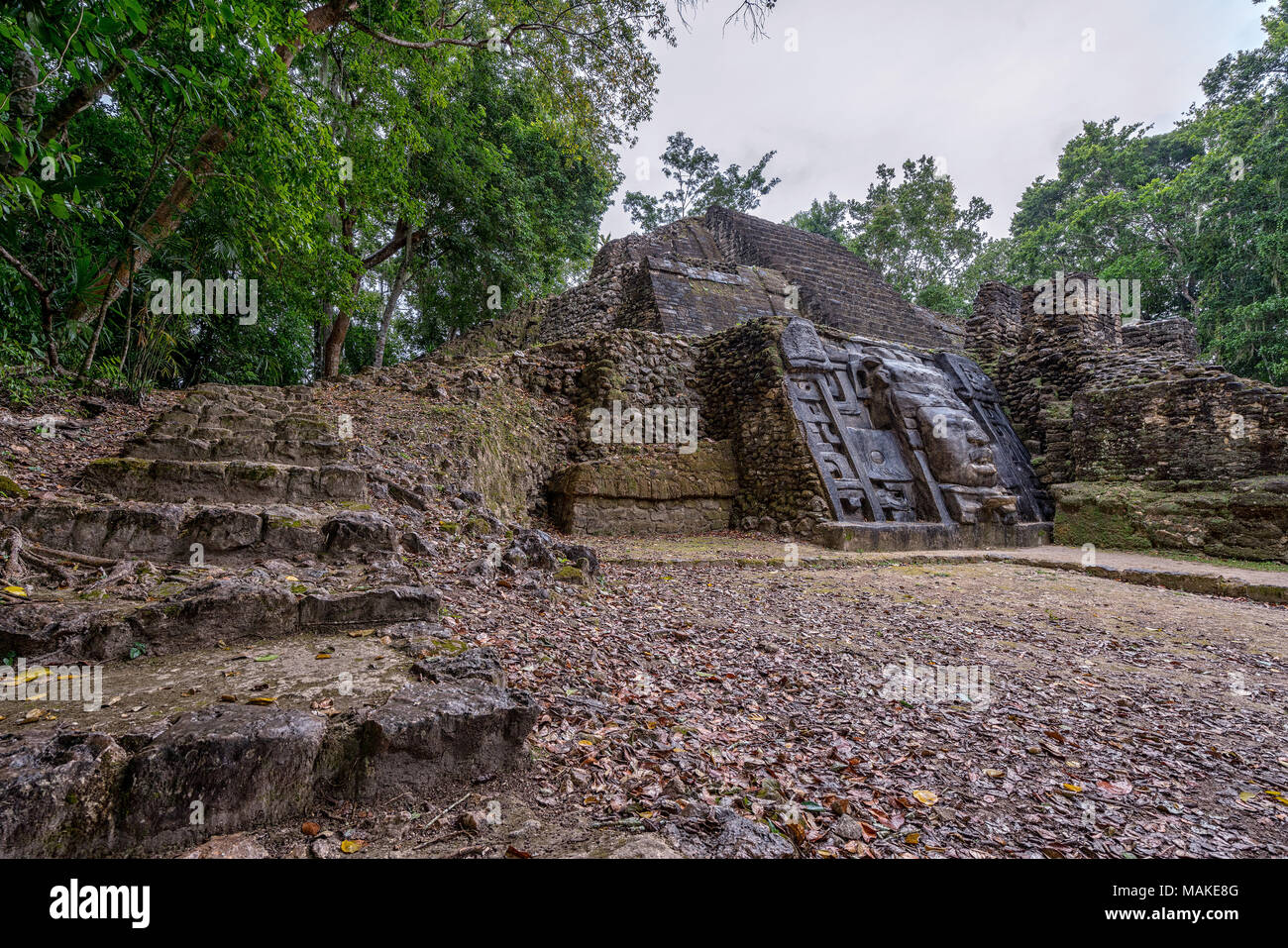 The Mayan ruins of Lamanai. Die Maya-Ruinen von Lamanai Stock Photo - Alamy