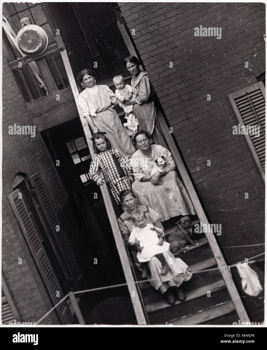 Tenement 1900 hi-res stock photography and images - Alamy