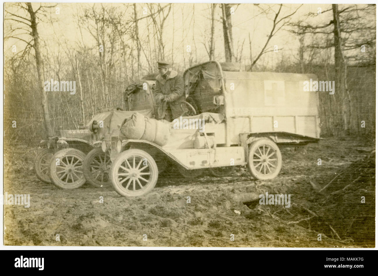 American red cross truck hi-res stock photography and images - Alamy