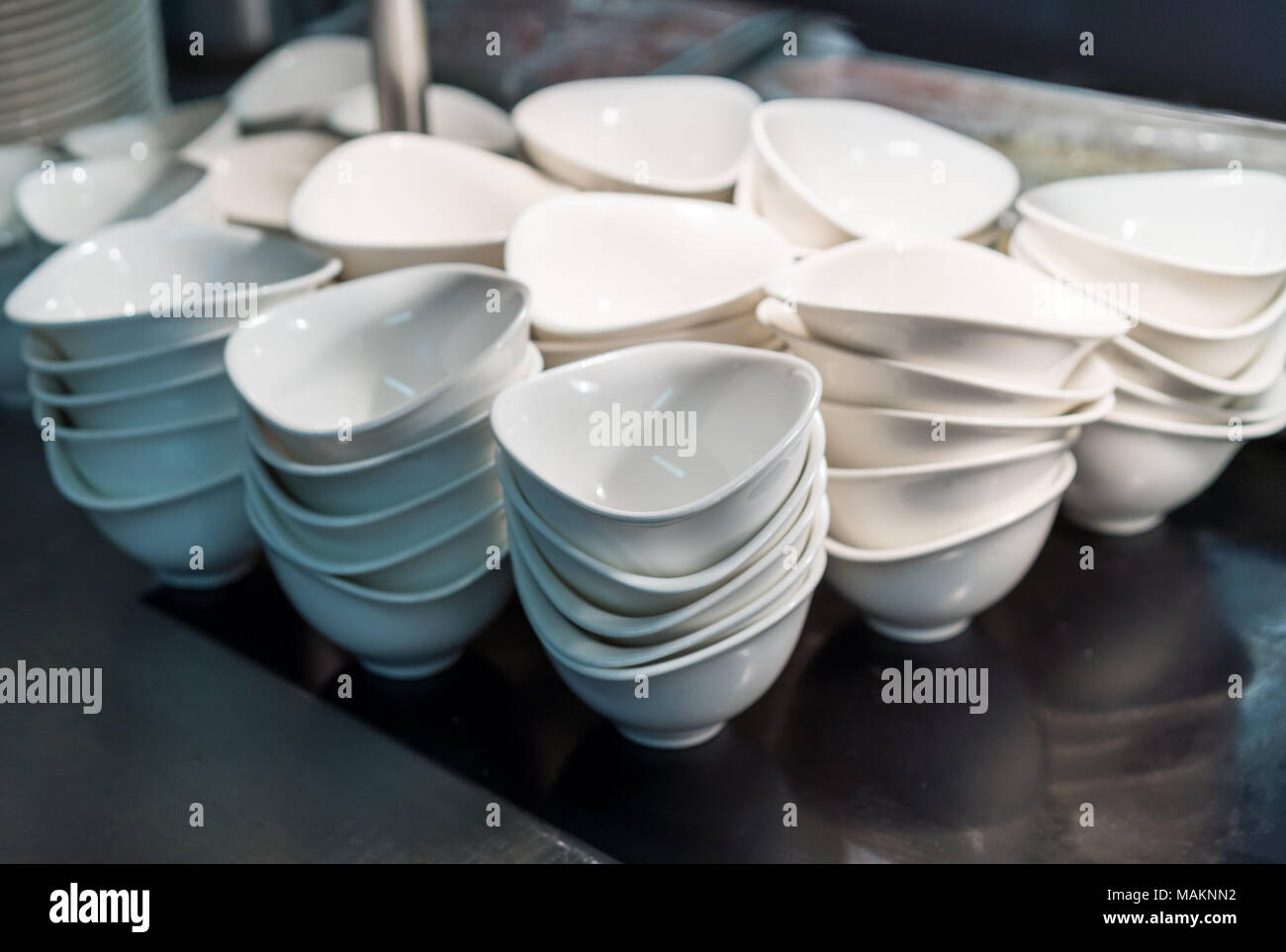 China plates bowls table hi-res stock photography and images - Alamy