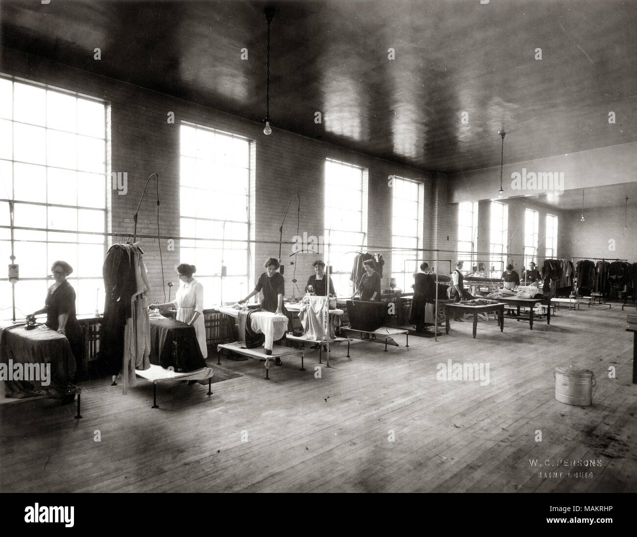 Lungstras dyeing and cleaning company hi-res stock photography and ...