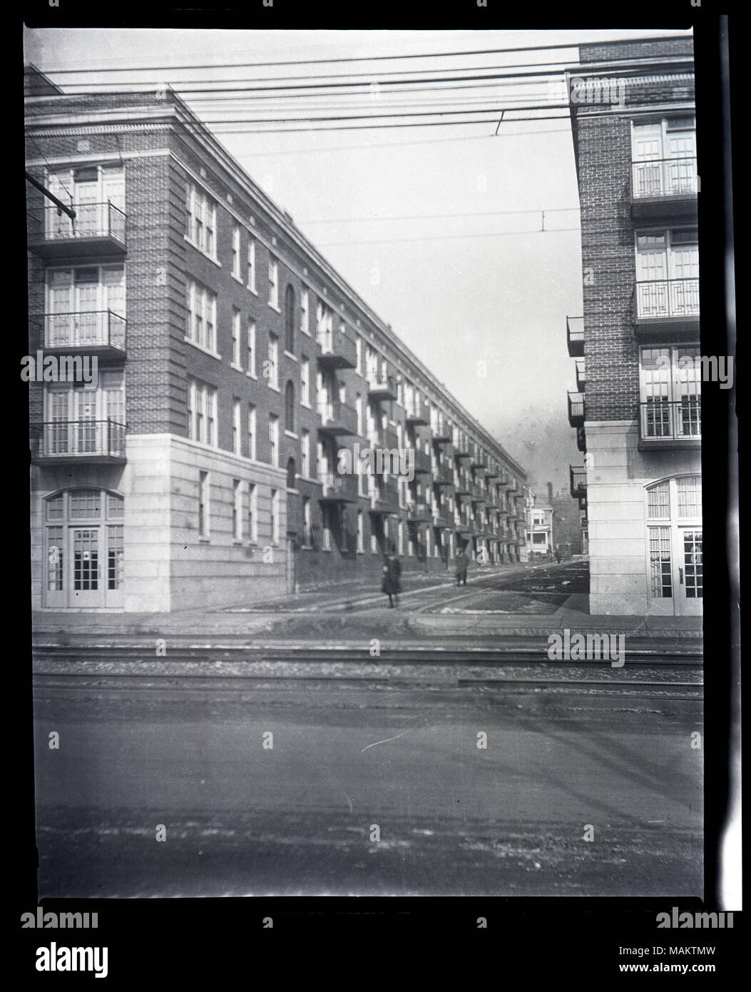 Two story apartment buildings hi-res stock photography and images - Alamy